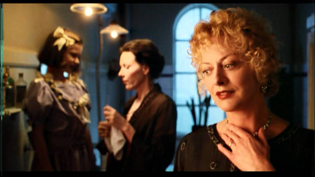 Kun en pige- Du skal blive her altid - YouTube