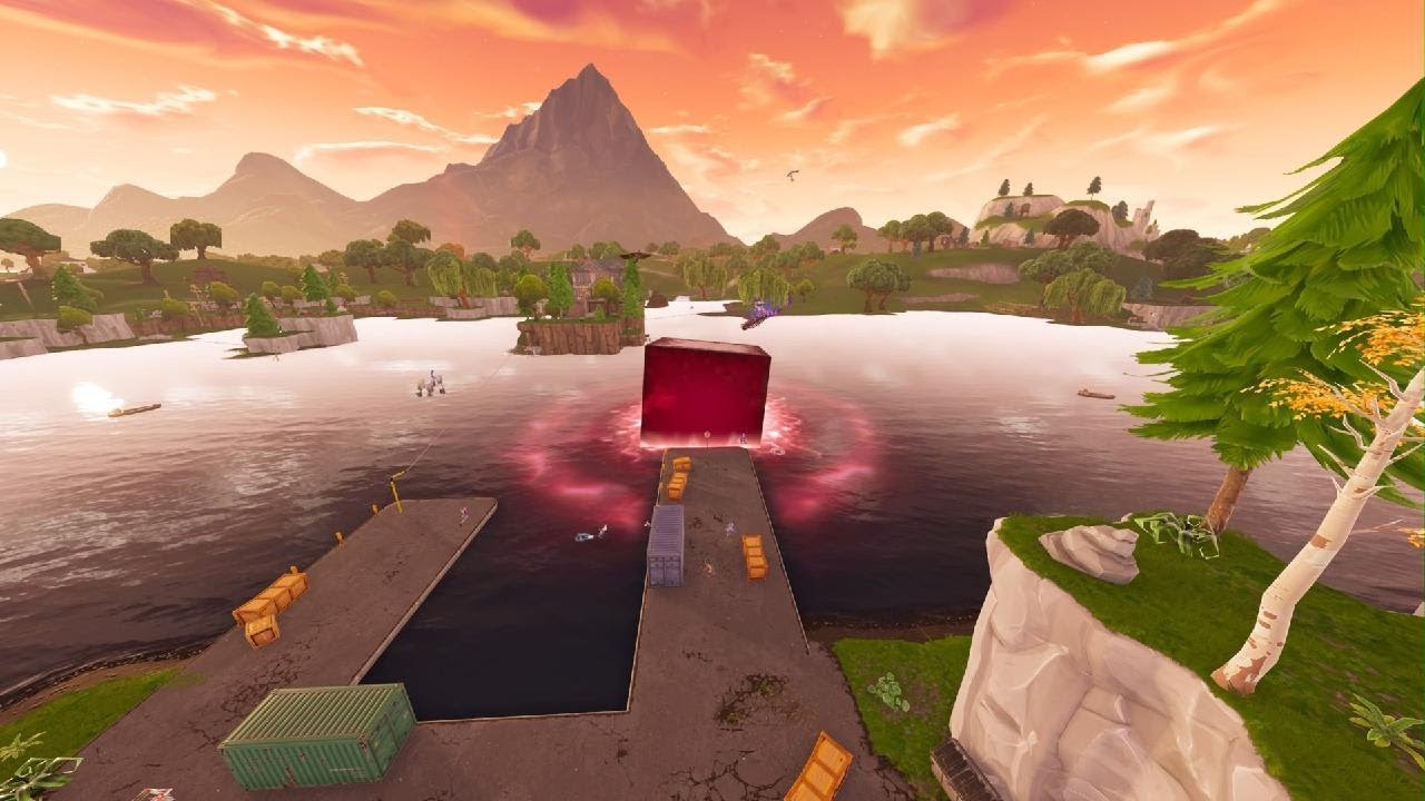 Fortnite OG Chapter 1 Season 5 Red Cube 🟥 (Revin) Sinks Into Loot Lake ...