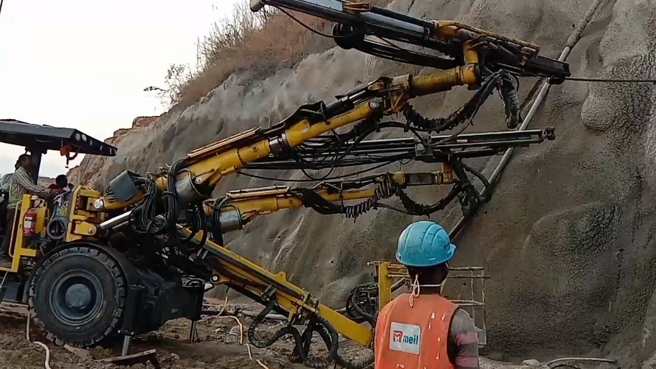 Boomer Machine working in Andhra Pradesh Dam - YouTube