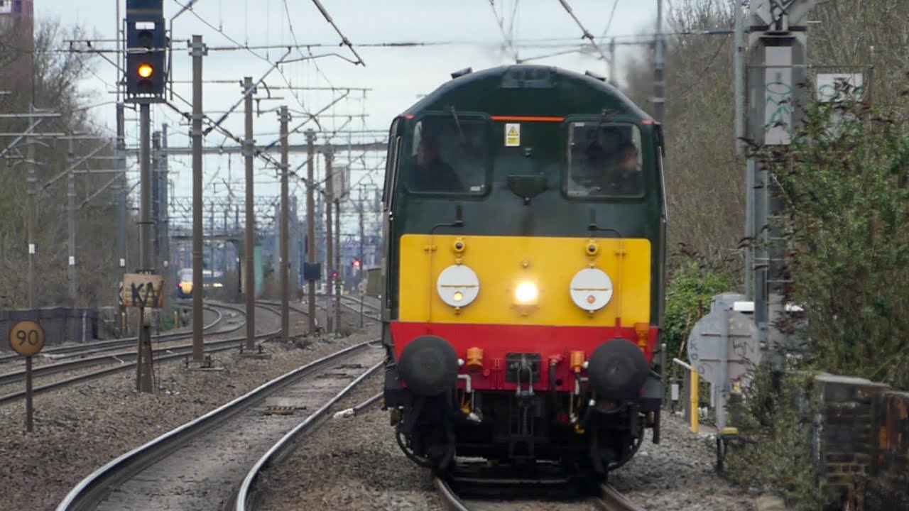 LSL Choppers 20096 & 20107 Doing a Route Learning Run From Southall ...