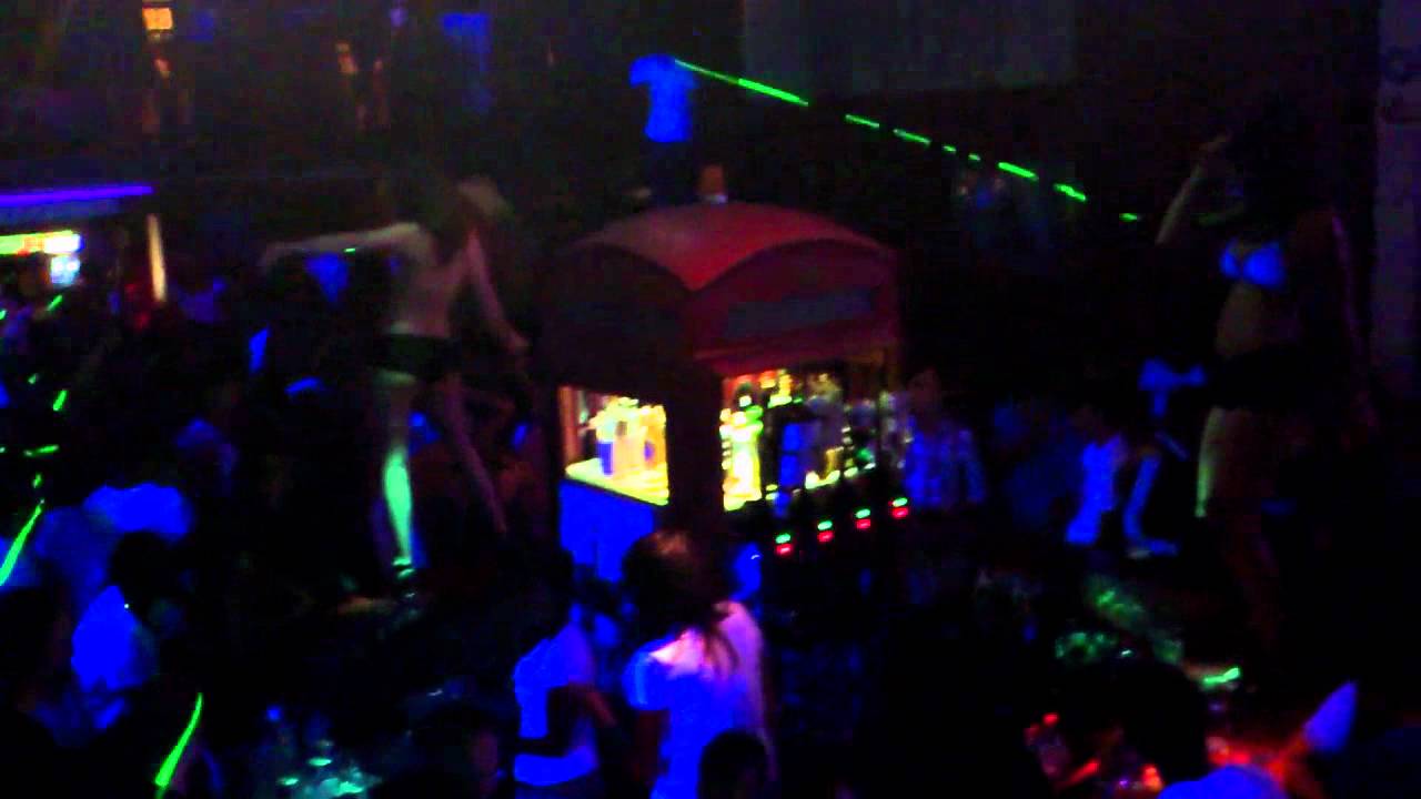 Bar "Le Modjo" à Lacanau - YouTube