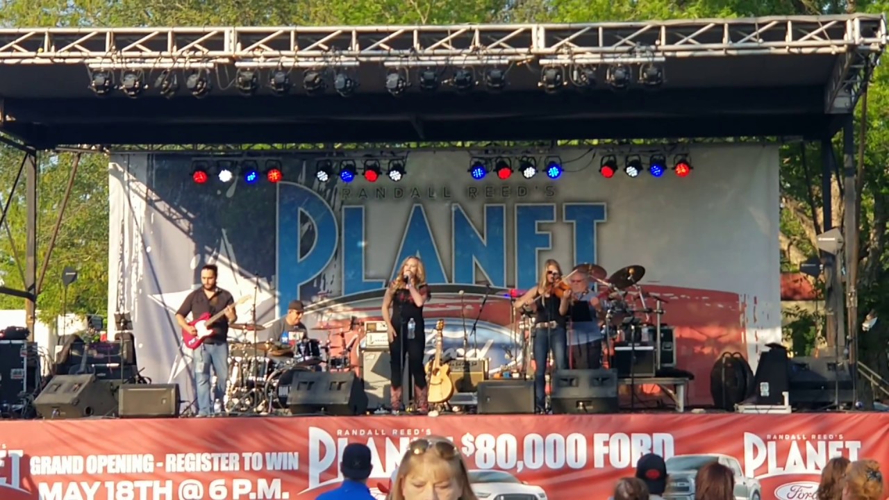 Blessed (cover) - Holly Tucker at 2018 Texas Crawfish Festival - YouTube