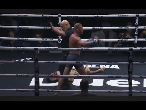 Aj Cunningham spinning backhand knockout of the year highlight! At duel Arena.🤯☠️💀🦷🦴