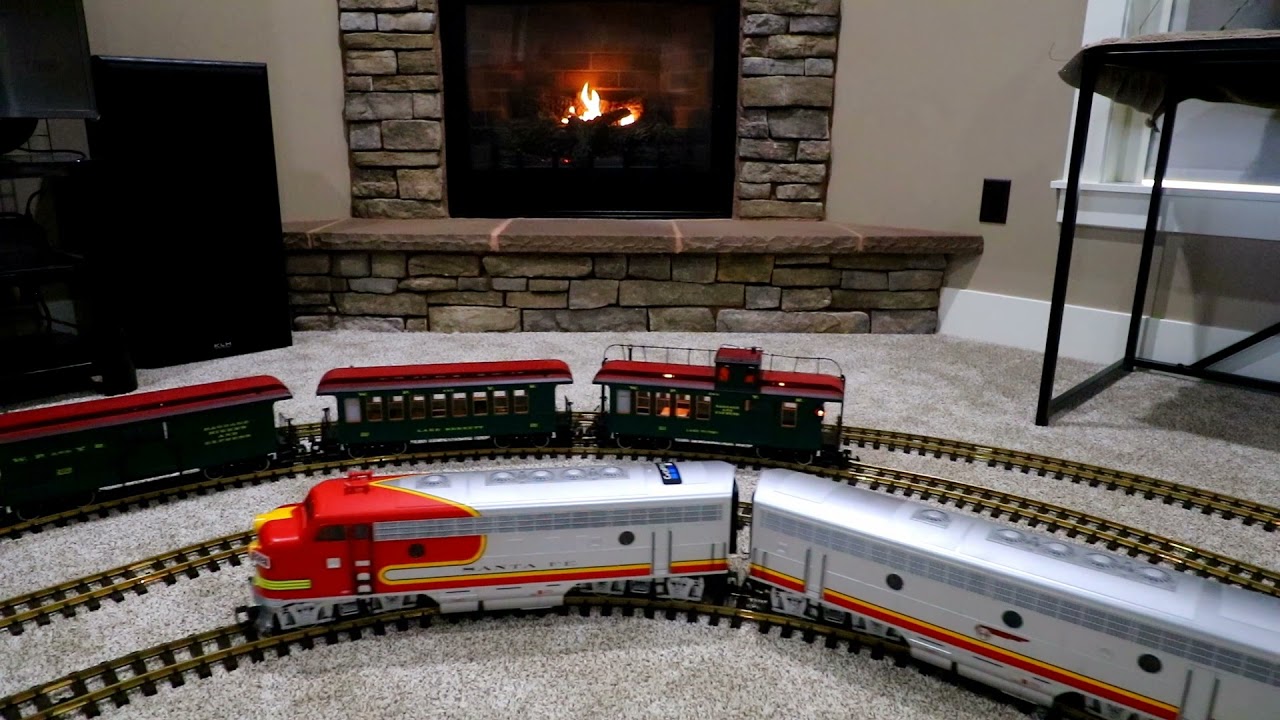 20 Uninterrupted Minutes Of Model Trains By The Fireplace - YouTube