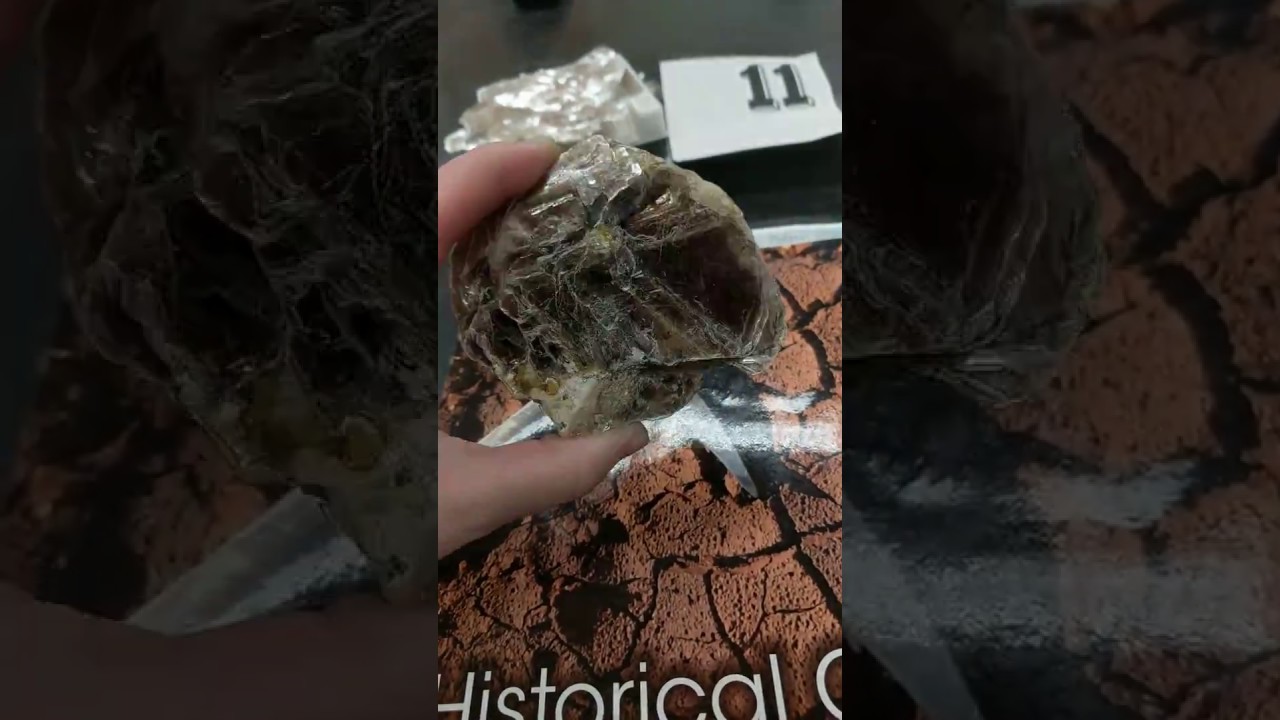 Muscovite Mica Luster - YouTube