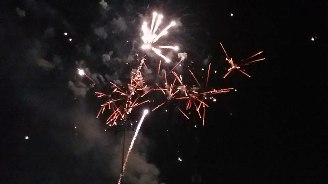 *Lit* Fireworks - YouTube