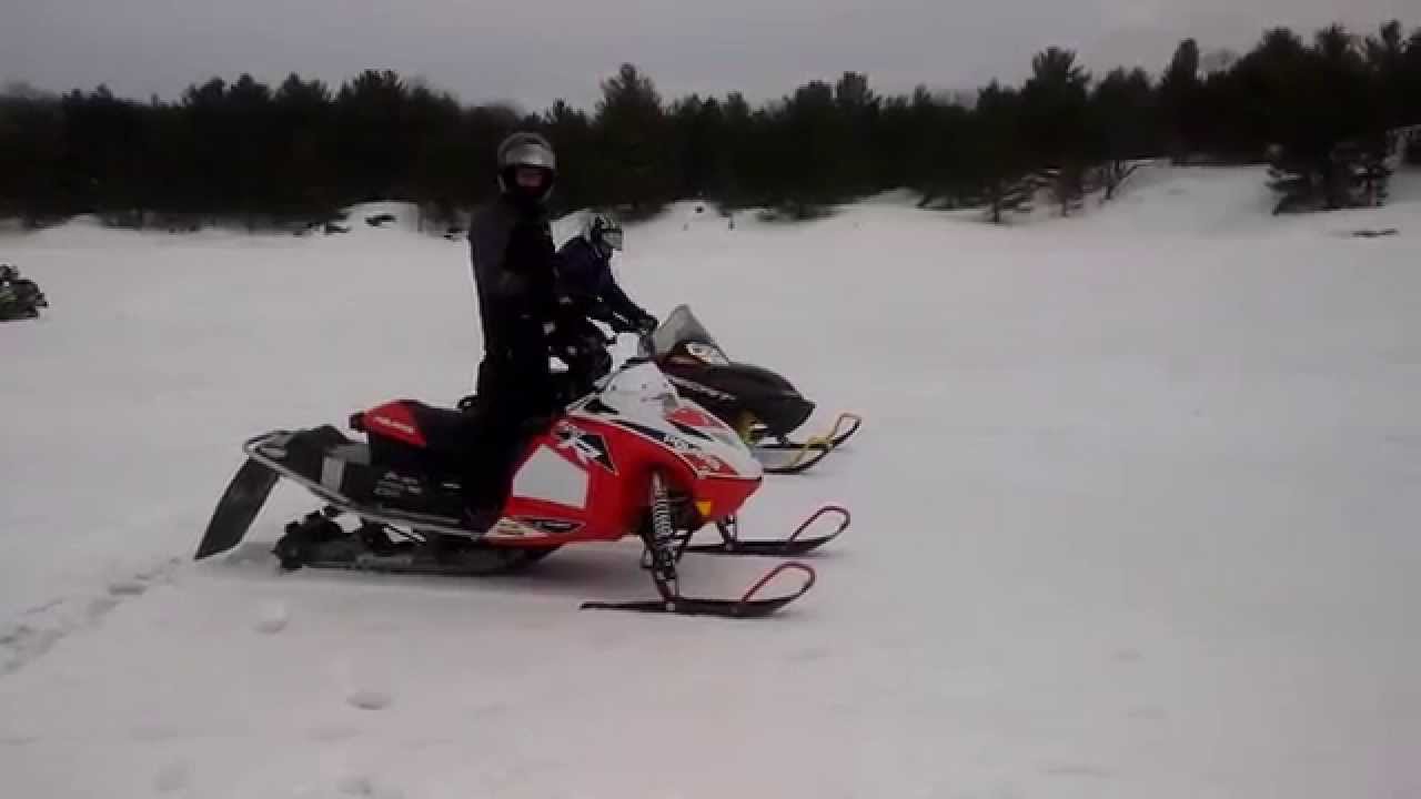 2014 Polaris 600 IQR vs 2005 Arctic Cat Firecat (Speedwerx 800) - YouTube