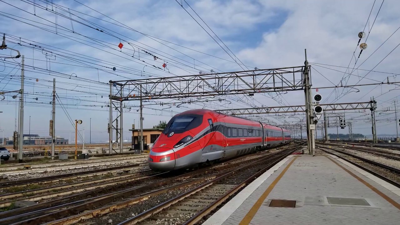 UltraHD 4K Frecciarossa 1000 ETR1000-38 with train AV 8419 Roma-Torino ...