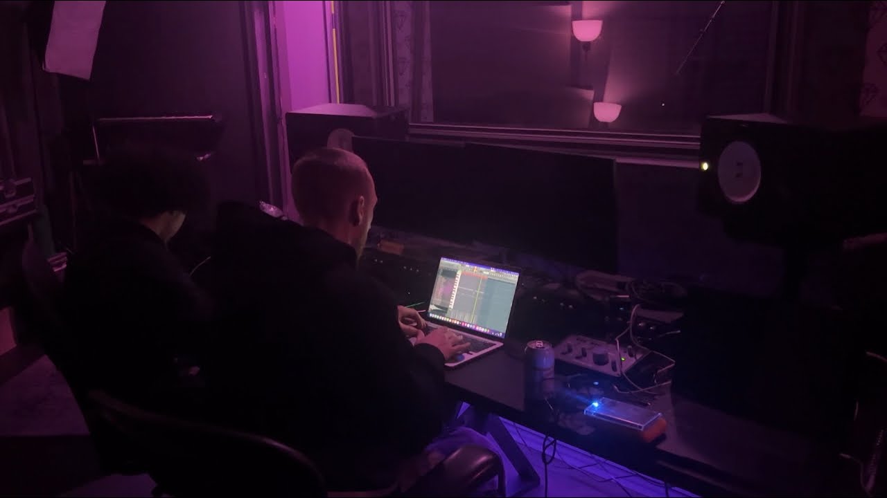 POV: 25 Billboard Producers Cook Up At A Beat Camp - YouTube