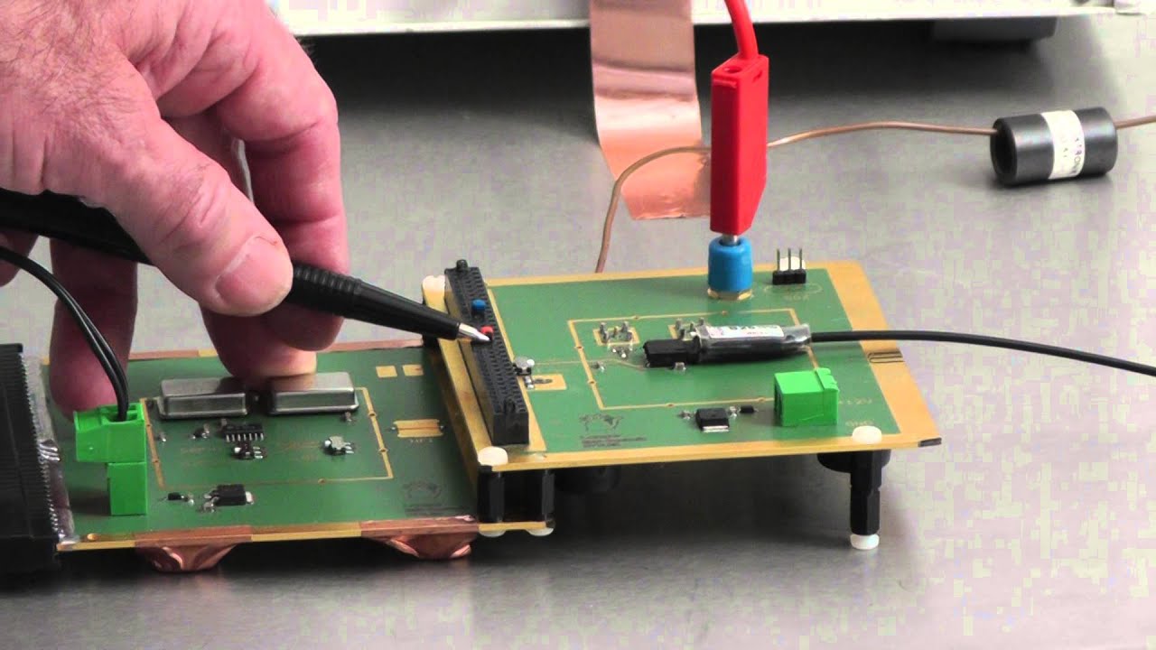 EMV-Tip: Steckverbinder -- Grund für EMV-Probleme -- Burst-Test am Bus ...