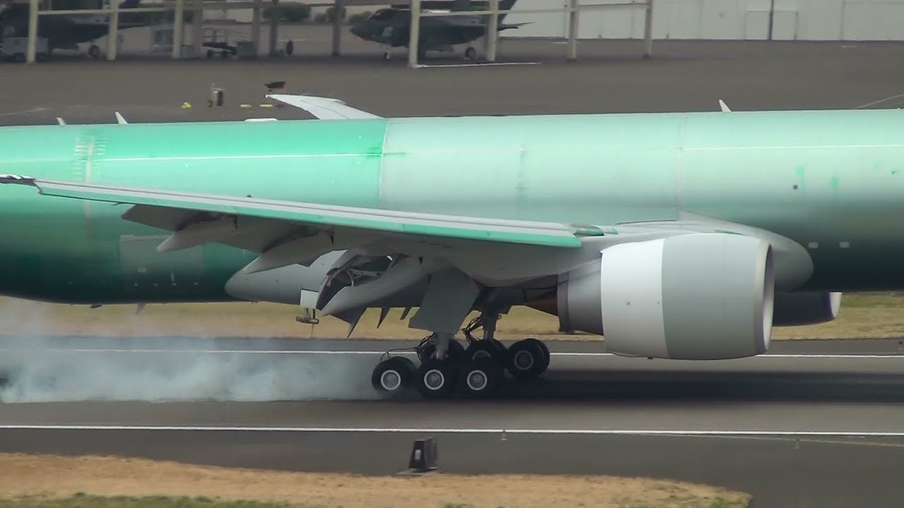 Unpainted 777F [N5017V] (A7-BFO) Landing Portland Airport - YouTube
