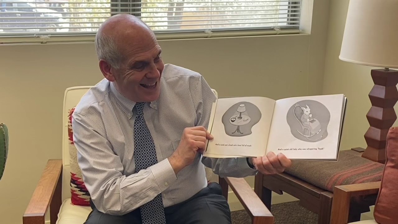 Good Night Moon read by Mayor Alan Webber - YouTube