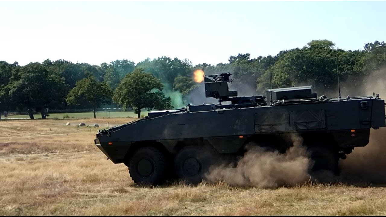 Stridsuppvisning P7 Revingehed - Regementets dag Aug 2015 - YouTube