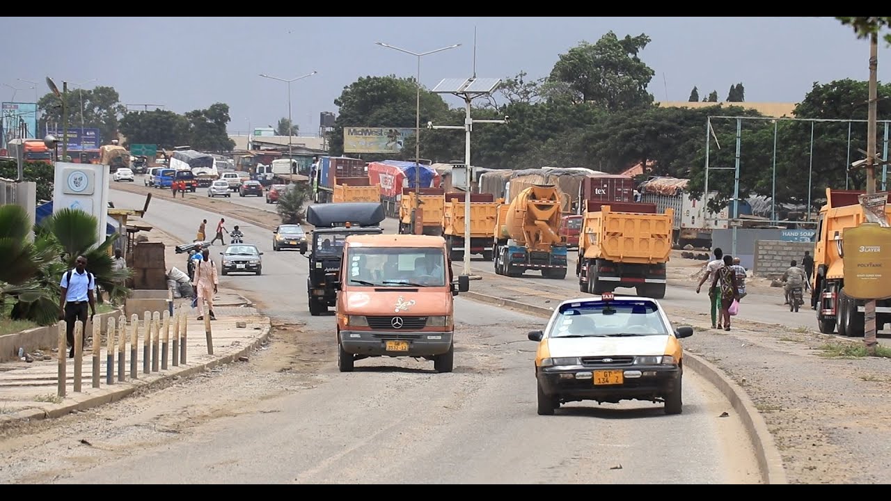 Deplorable state of the Tema harbour road - YouTube