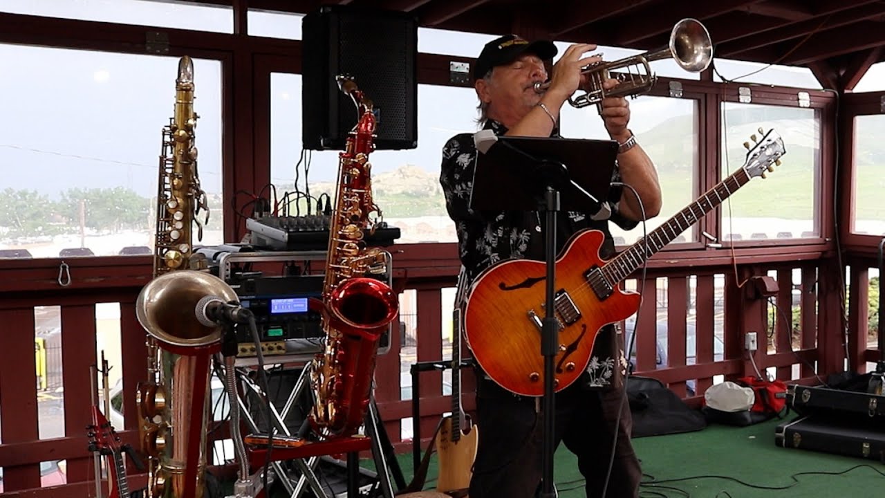 BRUCE COLE ONE MAN BIG BAND - LIVE AT WRIGLEYS - YouTube