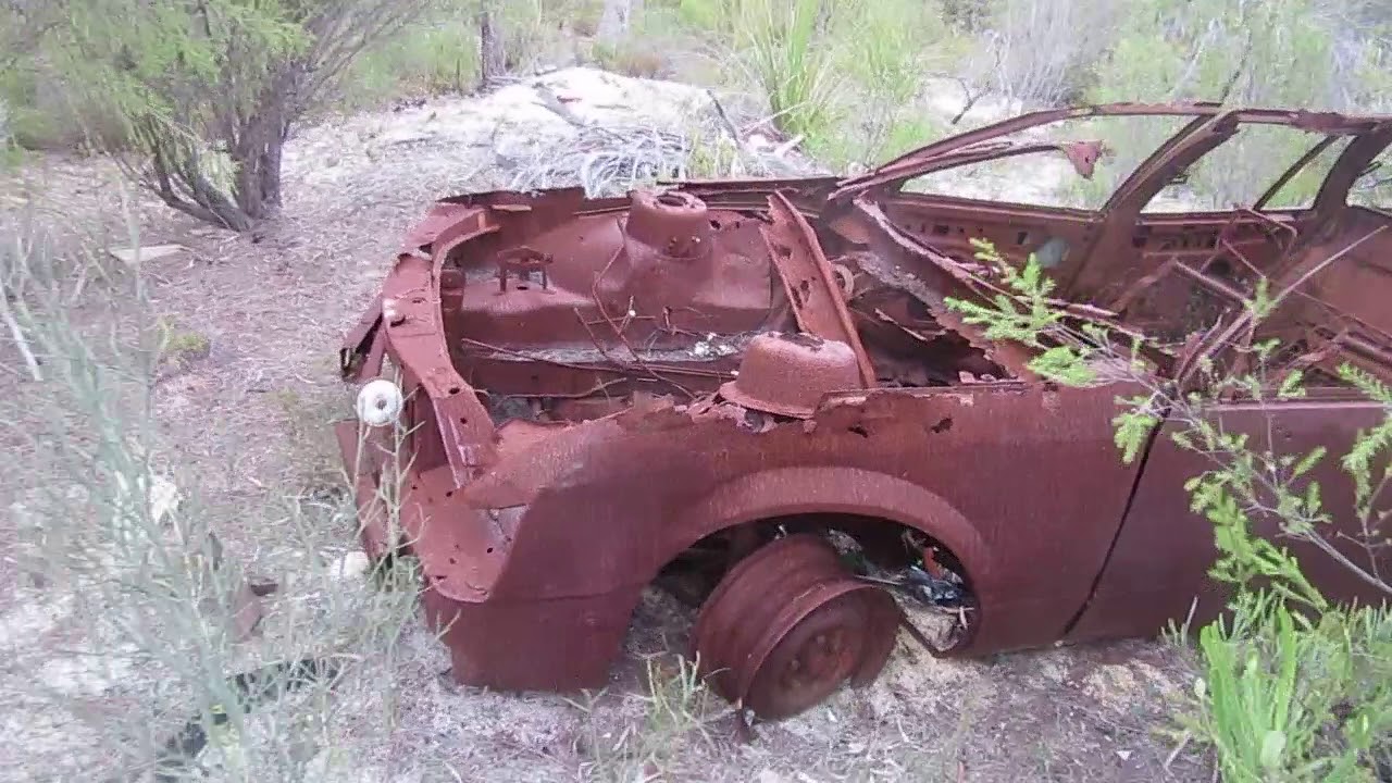 A wreck rusted out Holden Commodore VK station wagon - YouTube