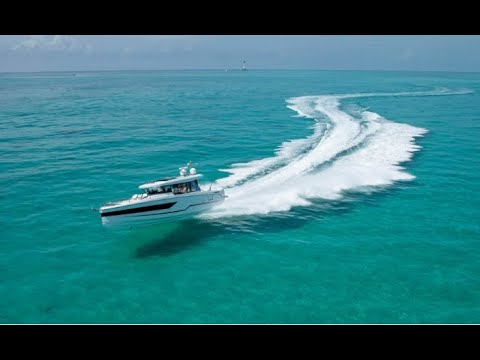 Wellcrafts' Latest $550,000 cruising boat! - YouTube