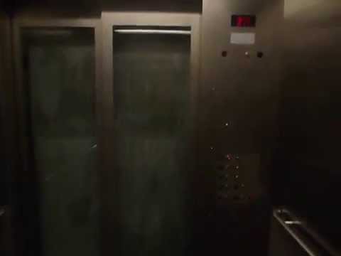 ?? Hydraulic Scenic Shuttle Elevator At The WTC PATH Station In NYC ...