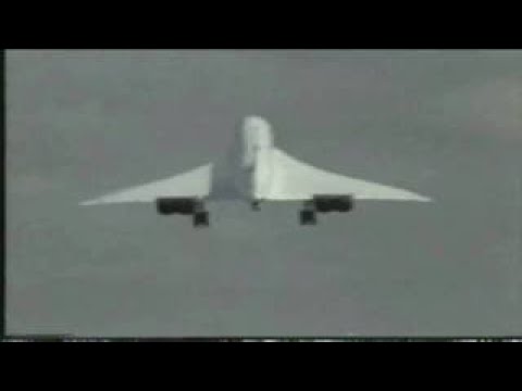 Supersonic Concorde Aircraft Crosswind Landing Causes Abort - YouTube