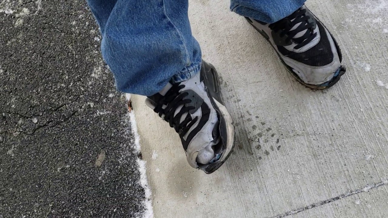 Trashed Nike Air Max 90 Out in Public - YouTube