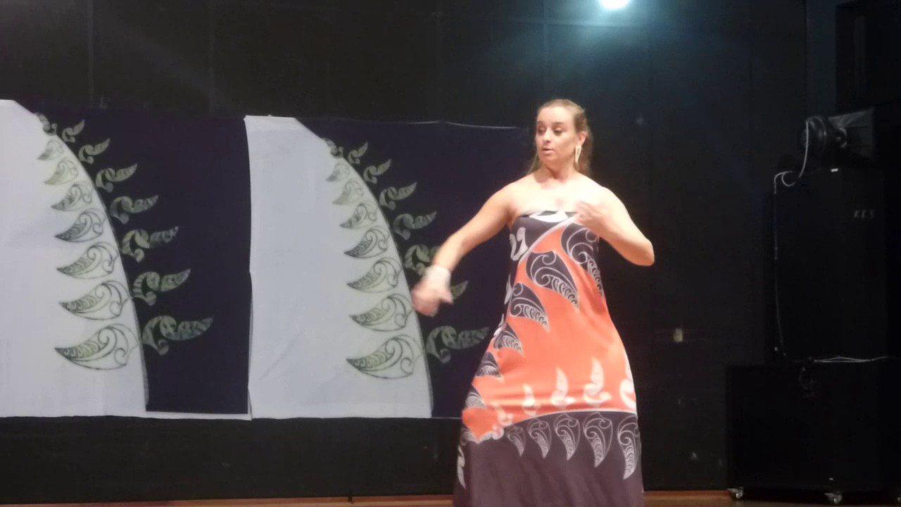 Céline Ripoll : "Ao Tea Roa, Terre des Maori" - YouTube