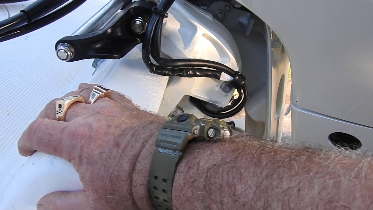 Suzuki DF200A outboard motor travel position - YouTube