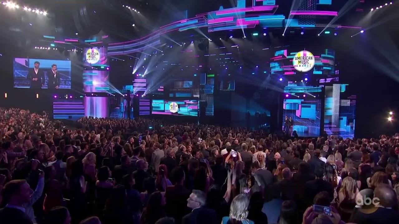 [BTS] AMA Performance live!!! - YouTube