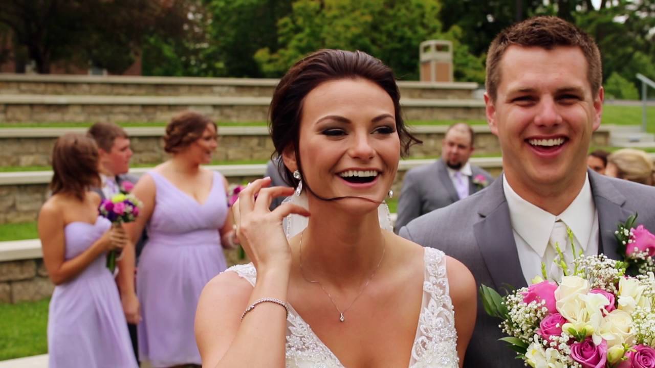 Holly Pippitt Wedding ALUMNAE § >UAR TER L Y