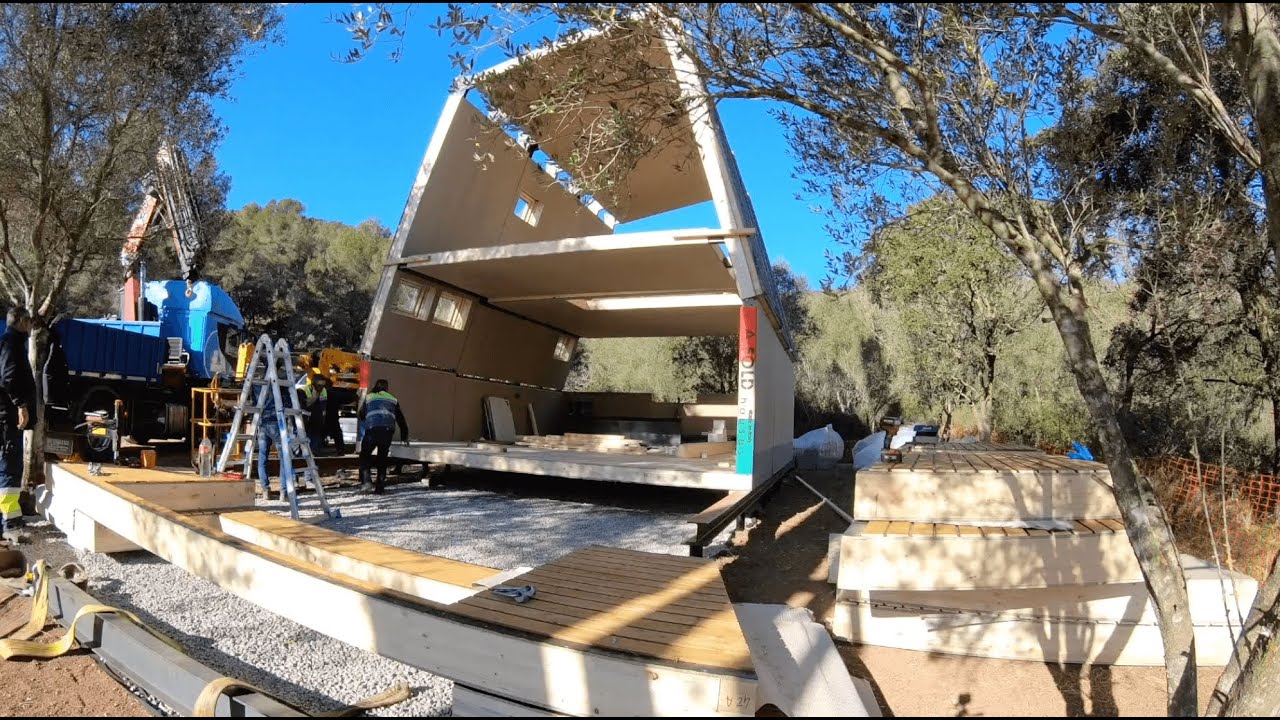 The A-FOLD modular wooden house in Spain - YouTube