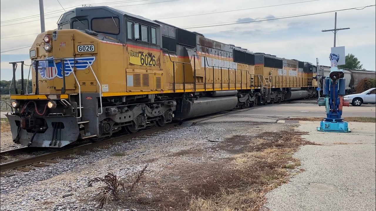 Wisconsin & Southern 6026, 6024 pull massive manifest train pass old GM ...