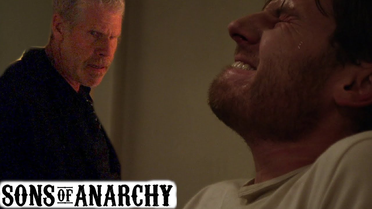 Sons of Anarchy "Clay knöpft sich Lowell vor" {Deutsch/German} - YouTube