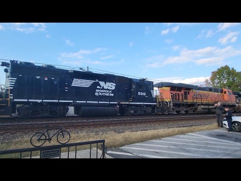 NS 10K WITH BNSF, high hood, dpu, and nice crew!! 10/9/23 - YouTube