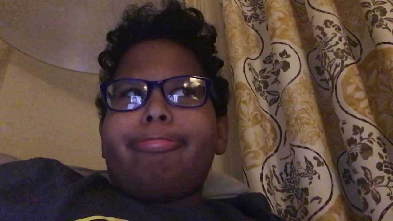 The monkey lips - YouTube