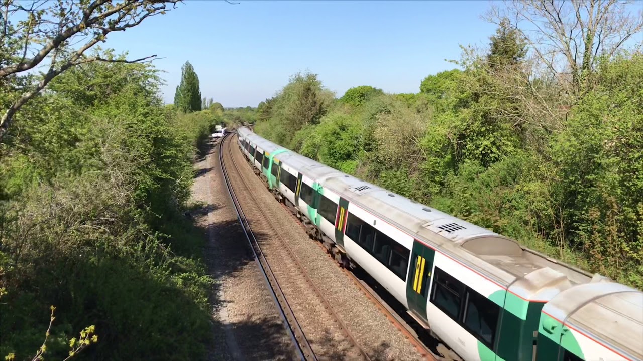 Southern Electrostar Unit 377 429 - YouTube