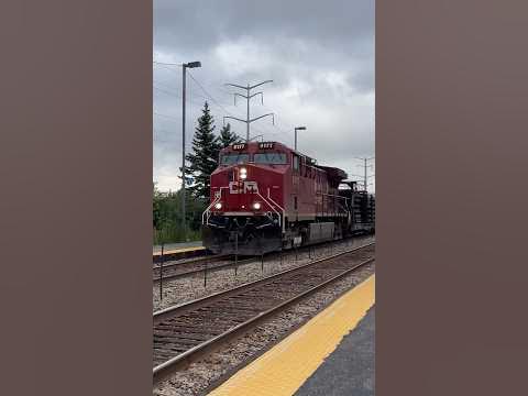 CP 8177 leads CPKC CWR-22 past Lake Cook Road - YouTube