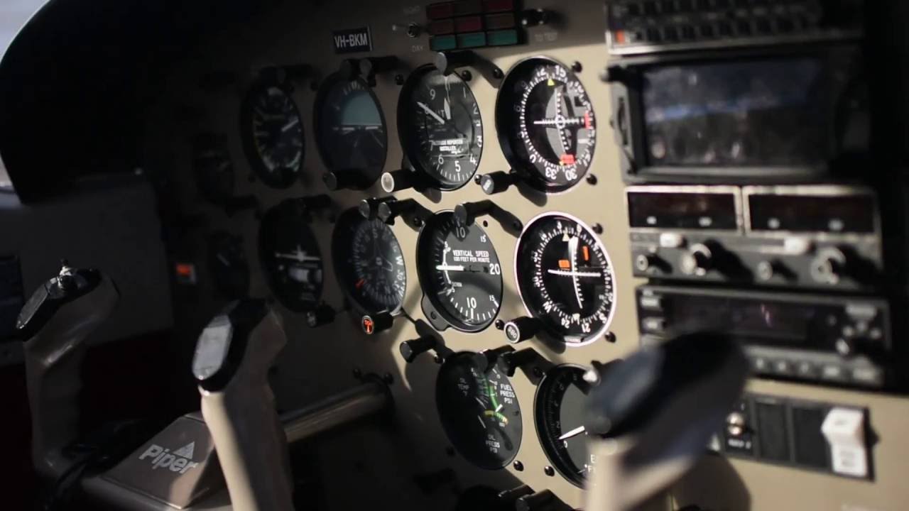 Flight P28A Archer III - AMAZING - YouTube