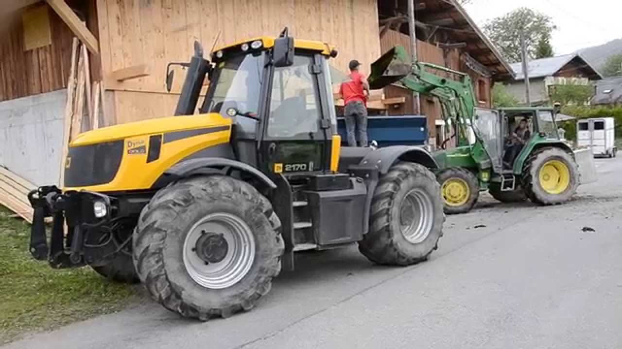 JCB Fastrac 2170 & John Derre 3210 - YouTube