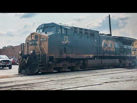 CSX 72 leads 326 with a nice 2nd gen K5LA in Grandville, MI! (8/4/21) - YouTube