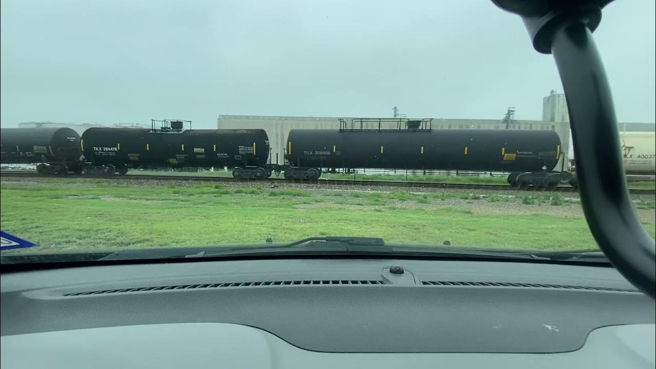 UP 6557 leads the Local Union Pacific Train at Saginaw, TX - YouTube