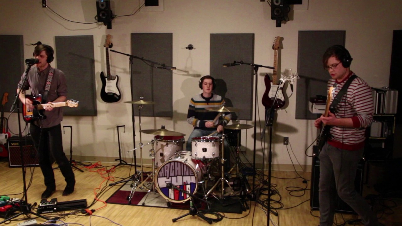 Machine Gun English - Shake These Bones - YouTube