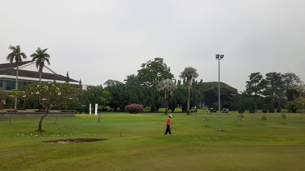 Golf chipping & putting at Royal Perak Golf Club - YouTube
