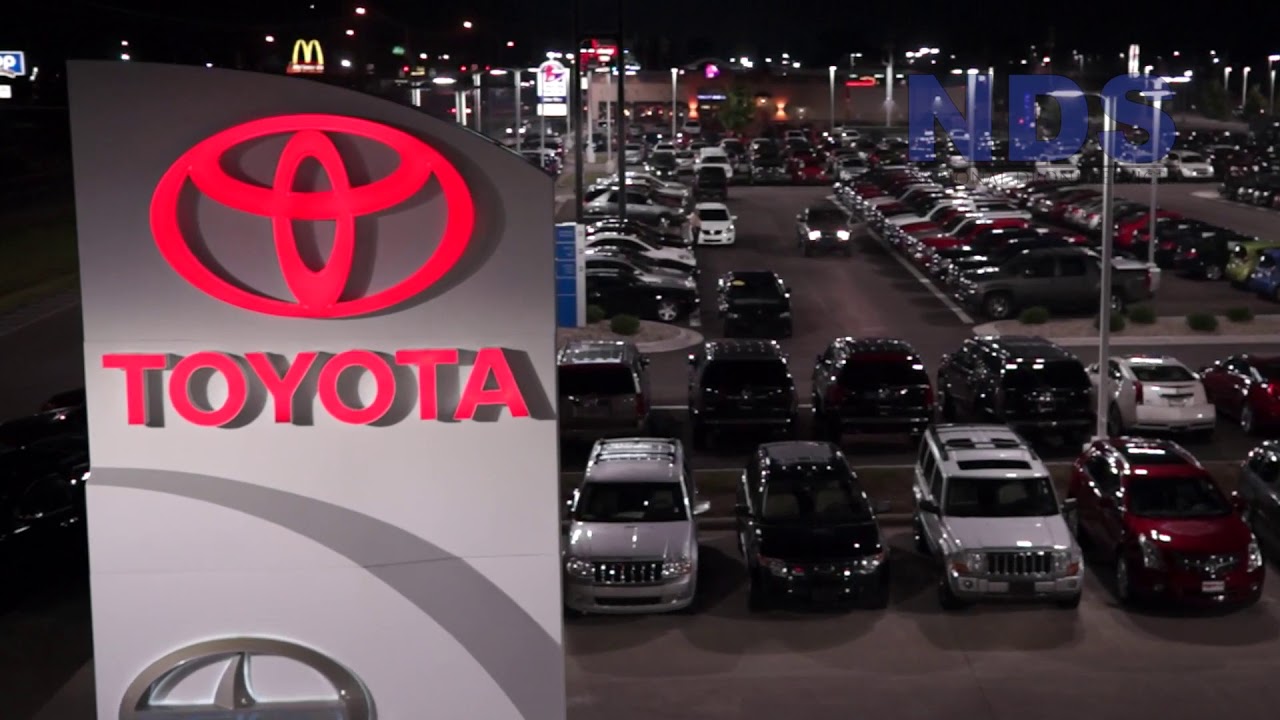 Auto Dealership Drone Demo - YouTube