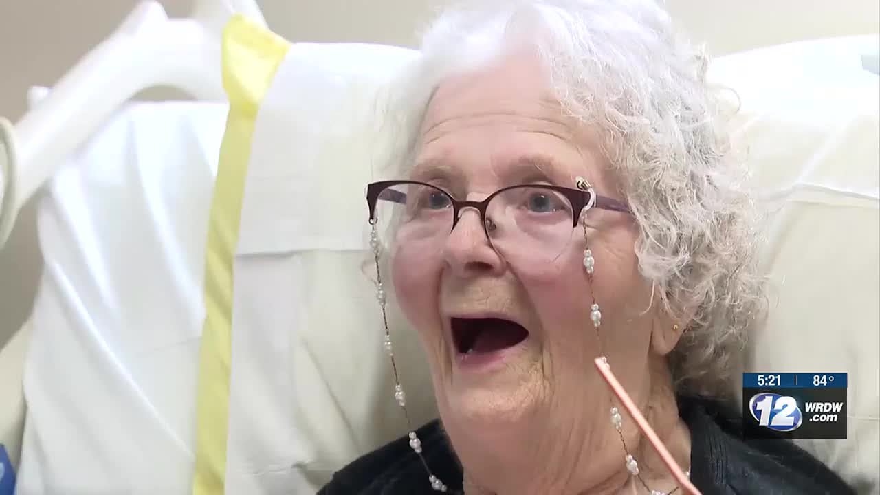 Far from home, here's how Georgia cancer patient inspires others - YouTube