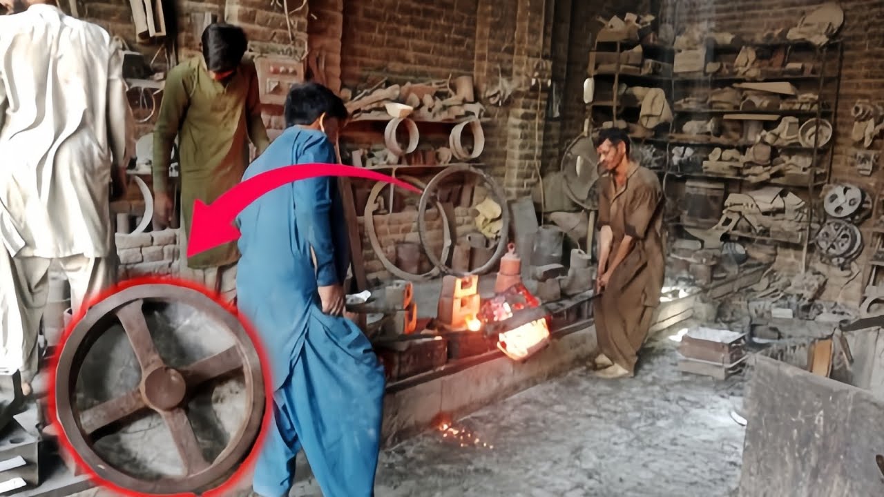 Making a handle with melting iron full process - YouTube
