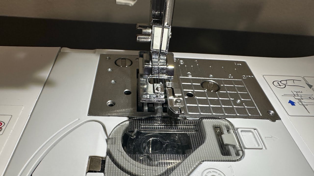 How to sew an overcasting stitch on the SE700 - YouTube