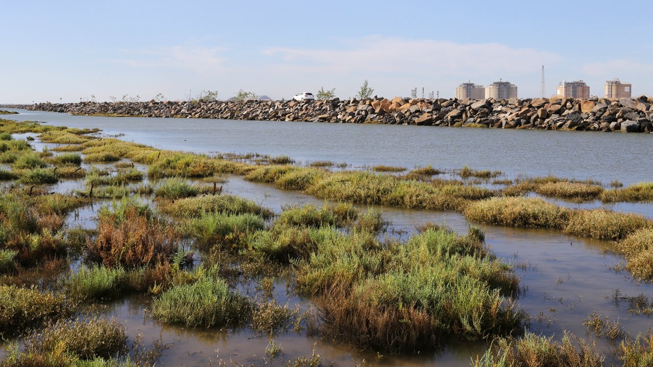 Espigón de Huelva - Dique Juan Carlos I - YouTube