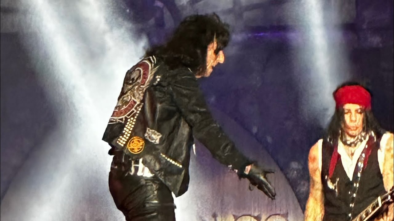 Alice Cooper- Poison (Live from Louder Than Life 2022) - YouTube