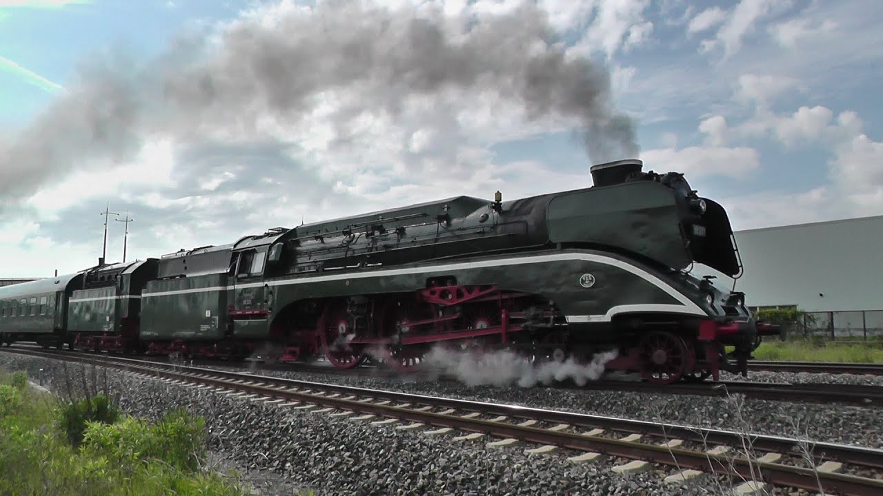 Dampflok 18 201 in Halberstadt - YouTube