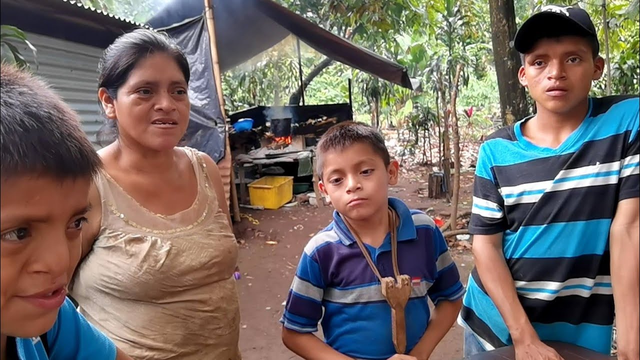 LA FAMILIA PELUCHE espera que NO SE OLVIDEN DE ELLOS. - YouTube