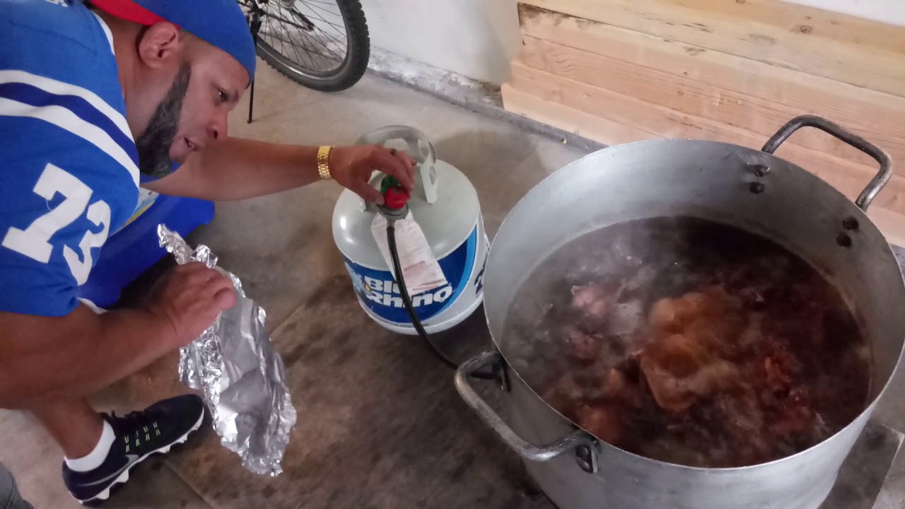 Fricase de conejo en casa de evans y tita - YouTube